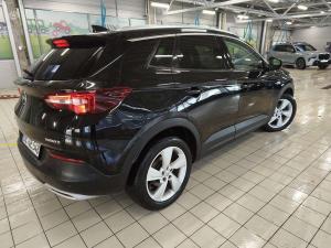 Black Opel Grandland X 2019 in Vilnius, with an engine capacity of 2.00 L and mileage of 128 thousand km for 11950 €, photo 5 on AUTOMOTO.COM.LV