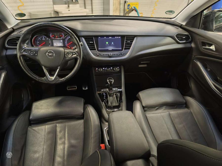 Black Opel Grandland X 2019 in Vilnius, with an engine capacity of 2.00 L and mileage of 128 thousand km for 11950 €, photo 13 on AUTOMOTO.COM.LV