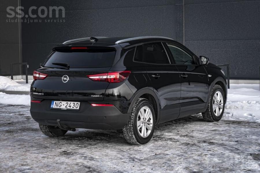 Black Opel Grandland X 2019 in Riga, with an engine capacity of 1.50 L and mileage of 0 thousand km for 11500 €, photo 4 on AUTOMOTO.COM.LV