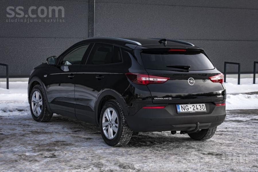 Black Opel Grandland X 2019 in Riga, with an engine capacity of 1.50 L and mileage of 0 thousand km for 11500 €, photo 6 on AUTOMOTO.COM.LV