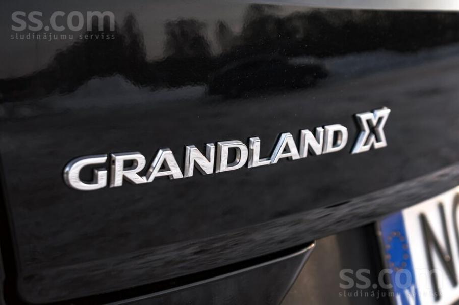 Black Opel Grandland X 2019 in Riga, with an engine capacity of 1.50 L and mileage of 0 thousand km for 11500 €, photo 7 on AUTOMOTO.COM.LV