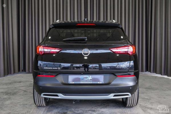 Black Opel Grandland X 2019 in Marijampole, with an engine capacity of 1.60 L and mileage of 167 thousand km for 13450 €, photo 10 on AUTOMOTO.COM.LV