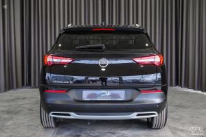 Black Opel Grandland X 2019 in Marijampole, with an engine capacity of 1.60 L and mileage of 167 thousand km for 13450 €, photo 10 on AUTOMOTO.COM.LV