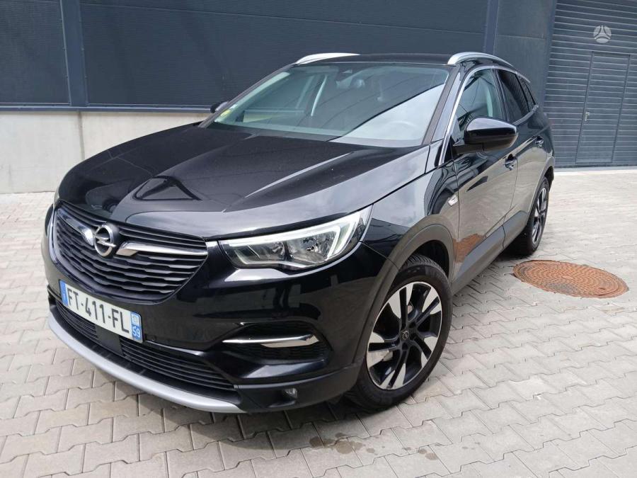 Black Opel Grandland X 2019 in Kaunas, with an engine capacity of 1.50 L and mileage of 135 thousand km for 11900 €, photo 1 on AUTOMOTO.COM.LV