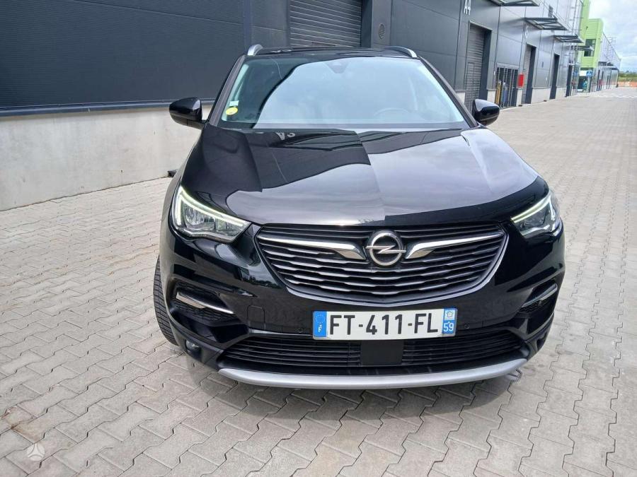 Black Opel Grandland X 2019 in Kaunas, with an engine capacity of 1.50 L and mileage of 135 thousand km for 11900 €, photo 3 on AUTOMOTO.COM.LV
