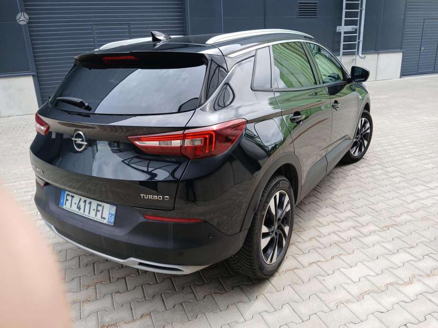 Black Opel Grandland X 2019 in Kaunas, with an engine capacity of 1.50 L and mileage of 135 thousand km for 11900 €, photo 6 on AUTOMOTO.COM.LV