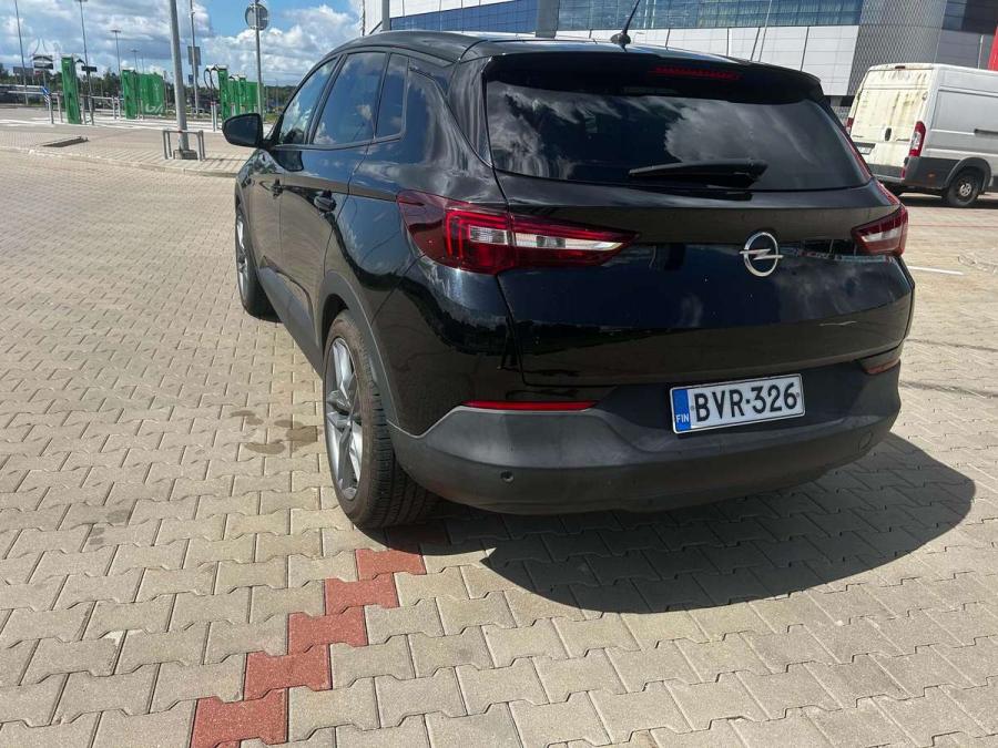Melns Opel Grandland X 2019 Viļņa, ar dzinēja tilpumu 1.20 L un nobraukumu 110 tūkst. km par 9200 €, foto 5 vietnē AUTOMOTO.COM.LV