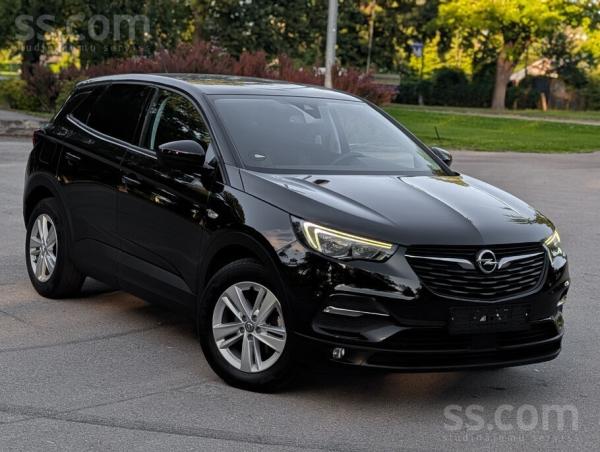 Black Opel Grandland X 2019 in Riga, with an engine capacity of 1.20 L and mileage of 0 thousand km for 9990 €, photo 3 on AUTOMOTO.COM.LV