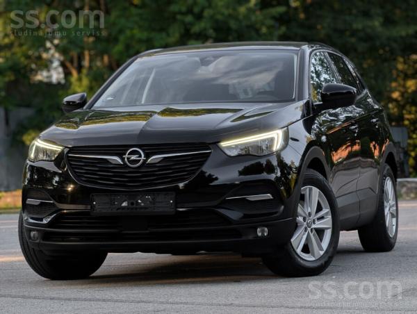 Black Opel Grandland X 2019 in Riga, with an engine capacity of 1.20 L and mileage of 0 thousand km for 9990 €, photo 5 on AUTOMOTO.COM.LV