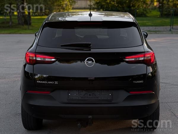 Black Opel Grandland X 2019 in Riga, with an engine capacity of 1.20 L and mileage of 0 thousand km for 9990 €, photo 10 on AUTOMOTO.COM.LV