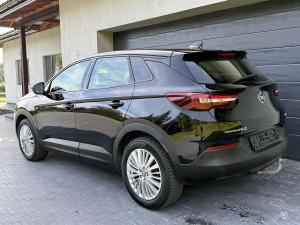 Black Opel Grandland X 2019 in Utena, with an engine capacity of 1.20 L and mileage of 169 thousand km for 7990 €, photo 5 on AUTOMOTO.COM.LV