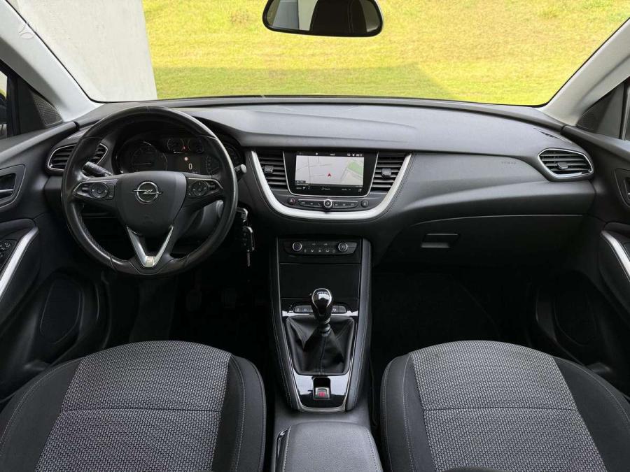 Black Opel Grandland X 2019 in Utena, with an engine capacity of 1.20 L and mileage of 169 thousand km for 7990 €, photo 13 on AUTOMOTO.COM.LV