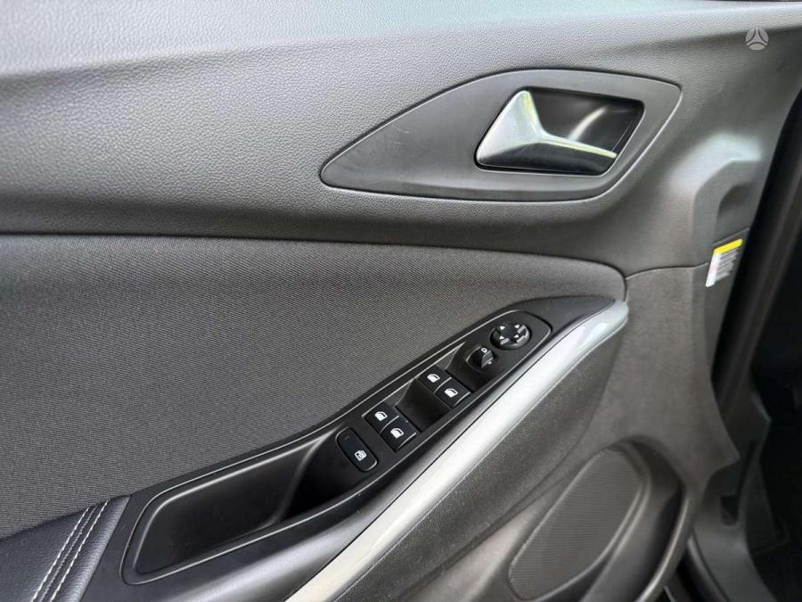 Black Opel Grandland X 2019 in Utena, with an engine capacity of 1.20 L and mileage of 169 thousand km for 7990 €, photo 20 on AUTOMOTO.COM.LV