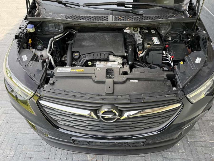 Black Opel Grandland X 2019 in Utena, with an engine capacity of 1.20 L and mileage of 169 thousand km for 7990 €, photo 24 on AUTOMOTO.COM.LV