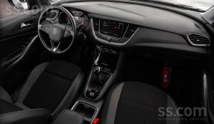 Black Opel Grandland X 2019 in Jelgava, with an engine capacity of 1.20 L and mileage of 133 thousand km for 8950 €, photo 9 on AUTOMOTO.COM.LV
