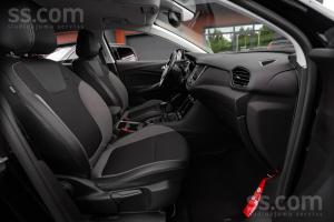 Black Opel Grandland X 2019 in Jelgava, with an engine capacity of 1.20 L and mileage of 133 thousand km for 8950 €, photo 10 on AUTOMOTO.COM.LV