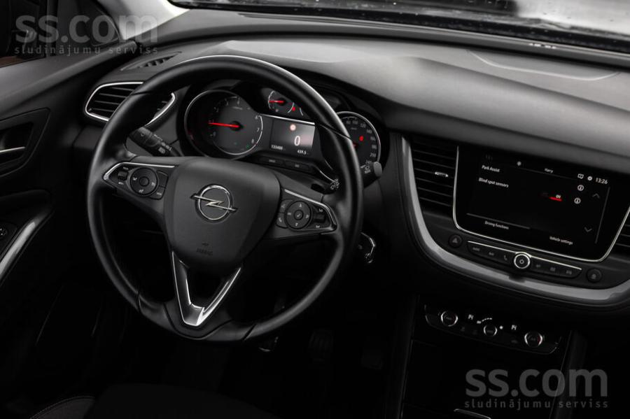 Black Opel Grandland X 2019 in Jelgava, with an engine capacity of 1.20 L and mileage of 133 thousand km for 8950 €, photo 12 on AUTOMOTO.COM.LV