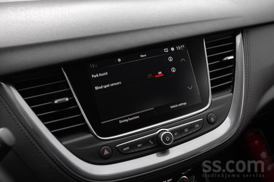 Black Opel Grandland X 2019 in Jelgava, with an engine capacity of 1.20 L and mileage of 133 thousand km for 8950 €, photo 20 on AUTOMOTO.COM.LV