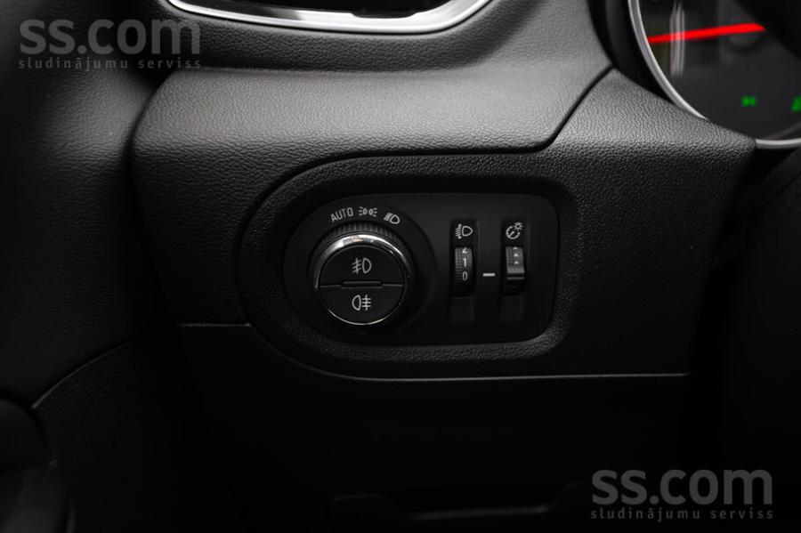 Black Opel Grandland X 2019 in Jelgava, with an engine capacity of 1.20 L and mileage of 133 thousand km for 8950 €, photo 22 on AUTOMOTO.COM.LV