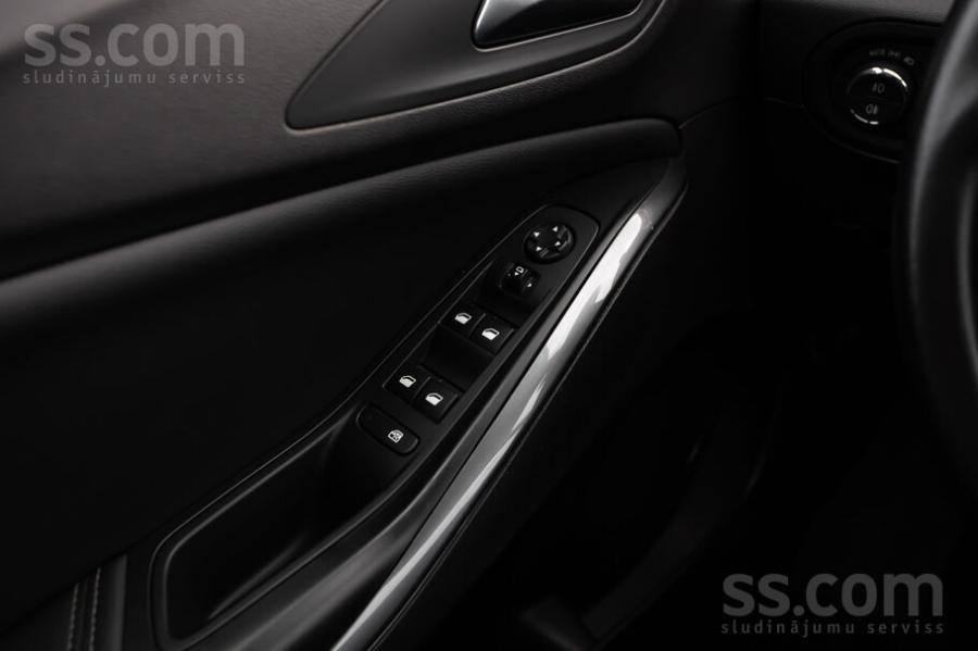 Black Opel Grandland X 2019 in Jelgava, with an engine capacity of 1.20 L and mileage of 133 thousand km for 8950 €, photo 23 on AUTOMOTO.COM.LV