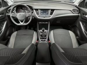 Melns Opel Grandland X 2020 Rīga, ar dzinēja tilpumu 1.20 L un nobraukumu 90 tūkst. km par 11500 €, foto 24 vietnē AUTOMOTO.COM.LV