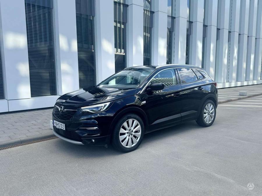 Black Opel Grandland X 2020 in Vilnius, with an engine capacity of 2.00 L and mileage of 240 thousand km for 11499 €, photo 1 on AUTOMOTO.COM.LV