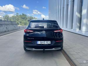 Black Opel Grandland X 2020 in Vilnius, with an engine capacity of 2.00 L and mileage of 240 thousand km for 11499 €, photo 6 on AUTOMOTO.COM.LV