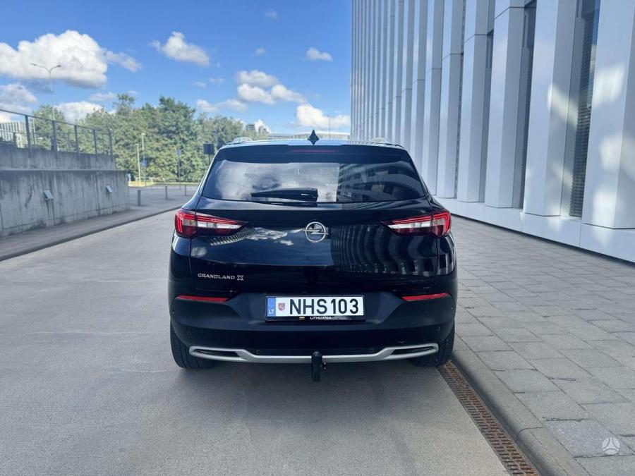 Black Opel Grandland X 2020 in Vilnius, with an engine capacity of 2.00 L and mileage of 240 thousand km for 11499 €, photo 6 on AUTOMOTO.COM.LV