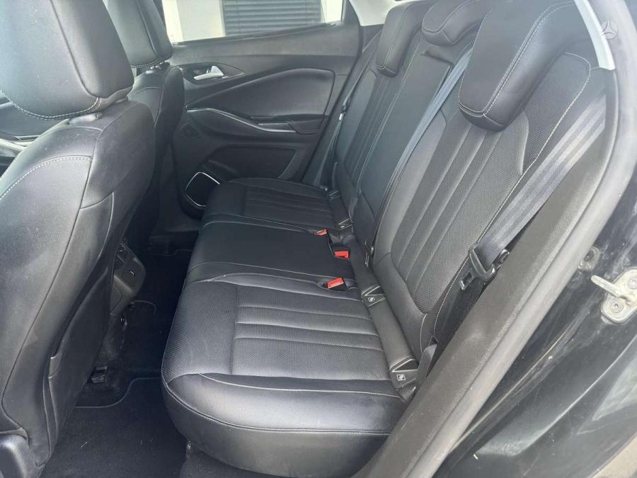 Black Opel Grandland X 2020 in Vilnius, with an engine capacity of 2.00 L and mileage of 240 thousand km for 11499 €, photo 10 on AUTOMOTO.COM.LV