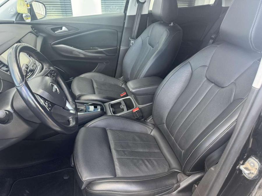 Black Opel Grandland X 2020 in Vilnius, with an engine capacity of 2.00 L and mileage of 240 thousand km for 11499 €, photo 12 on AUTOMOTO.COM.LV