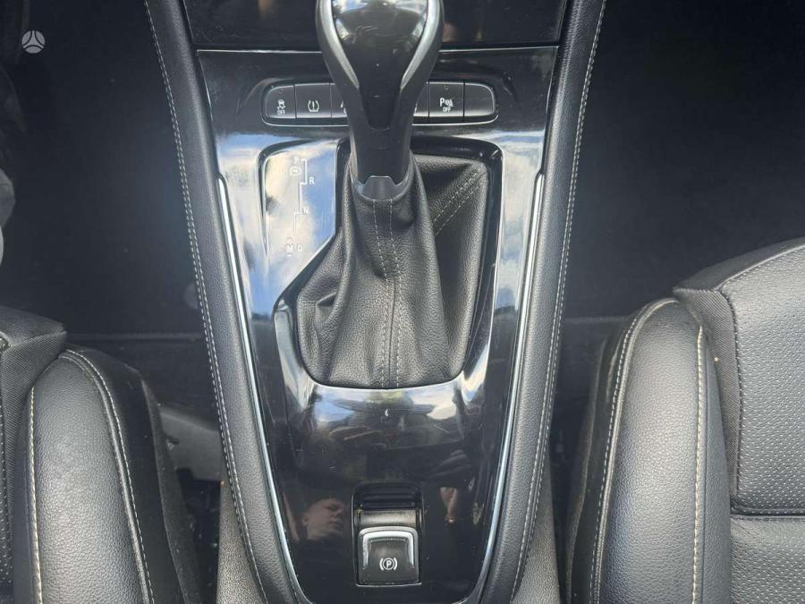 Black Opel Grandland X 2020 in Vilnius, with an engine capacity of 2.00 L and mileage of 240 thousand km for 11499 €, photo 17 on AUTOMOTO.COM.LV