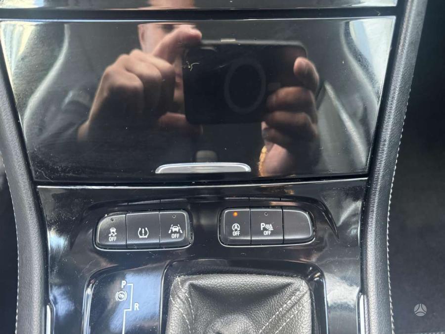 Black Opel Grandland X 2020 in Vilnius, with an engine capacity of 2.00 L and mileage of 240 thousand km for 11499 €, photo 18 on AUTOMOTO.COM.LV
