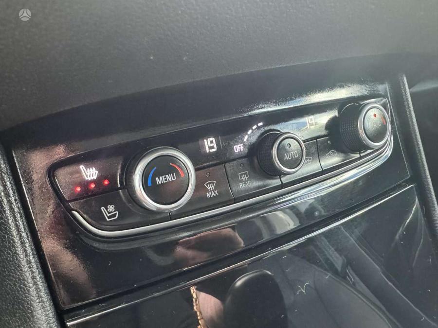 Black Opel Grandland X 2020 in Vilnius, with an engine capacity of 2.00 L and mileage of 240 thousand km for 11499 €, photo 21 on AUTOMOTO.COM.LV