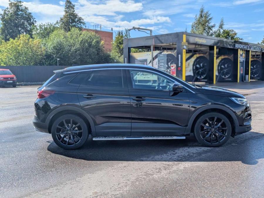 Black Opel Grandland X 2020 in Kaunas, with an engine capacity of 2.00 L and mileage of 100 thousand km for 14000 €, photo 4 on AUTOMOTO.COM.LV
