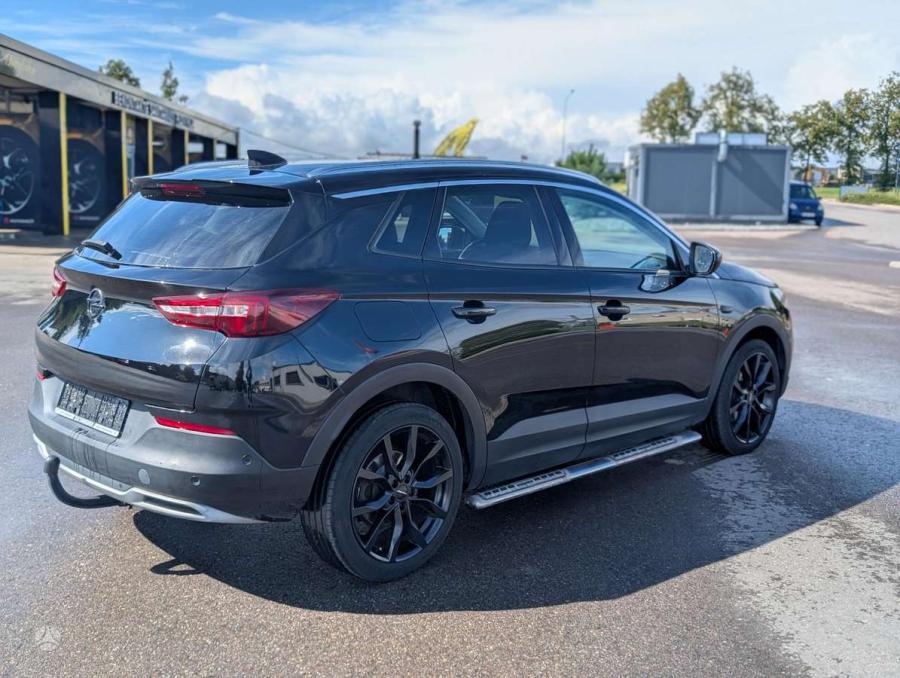 Black Opel Grandland X 2020 in Kaunas, with an engine capacity of 2.00 L and mileage of 100 thousand km for 14000 €, photo 5 on AUTOMOTO.COM.LV
