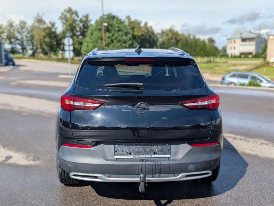 Black Opel Grandland X 2020 in Kaunas, with an engine capacity of 2.00 L and mileage of 100 thousand km for 14000 €, photo 6 on AUTOMOTO.COM.LV