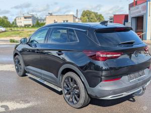 Black Opel Grandland X 2020 in Kaunas, with an engine capacity of 2.00 L and mileage of 100 thousand km for 14000 €, photo 7 on AUTOMOTO.COM.LV