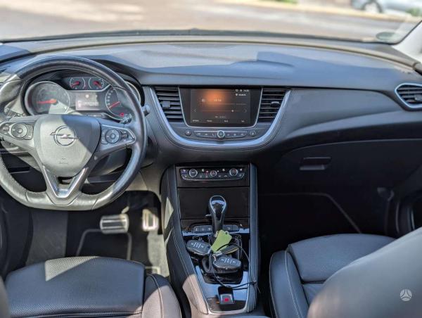Black Opel Grandland X 2020 in Kaunas, with an engine capacity of 2.00 L and mileage of 100 thousand km for 14000 €, photo 9 on AUTOMOTO.COM.LV