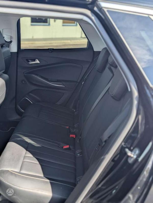 Black Opel Grandland X 2020 in Kaunas, with an engine capacity of 2.00 L and mileage of 100 thousand km for 14000 €, photo 10 on AUTOMOTO.COM.LV