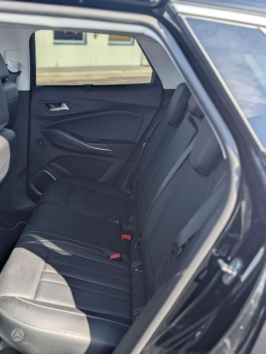 Black Opel Grandland X 2020 in Kaunas, with an engine capacity of 2.00 L and mileage of 100 thousand km for 14000 €, photo 10 on AUTOMOTO.COM.LV