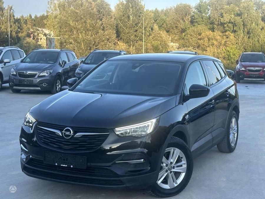 Melns Opel Grandland X 2020 Alīta, ar dzinēja tilpumu 1.20 L un nobraukumu 215 tūkst. km par 9980 €, foto 1 vietnē AUTOMOTO.COM.LV