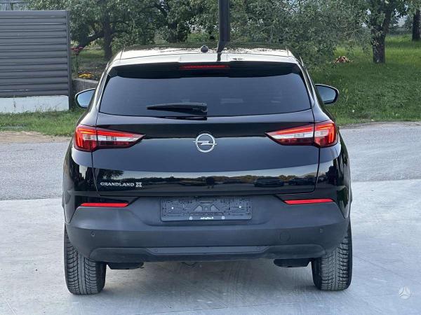Melns Opel Grandland X 2020 Alīta, ar dzinēja tilpumu 1.20 L un nobraukumu 215 tūkst. km par 9980 €, foto 5 vietnē AUTOMOTO.COM.LV