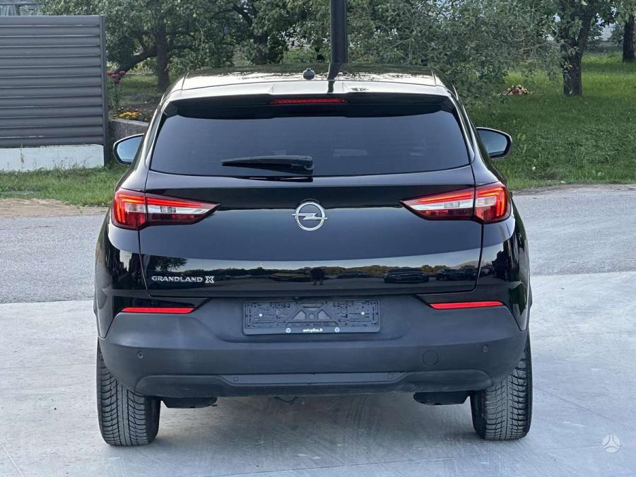 Melns Opel Grandland X 2020 Alīta, ar dzinēja tilpumu 1.20 L un nobraukumu 215 tūkst. km par 9980 €, foto 5 vietnē AUTOMOTO.COM.LV