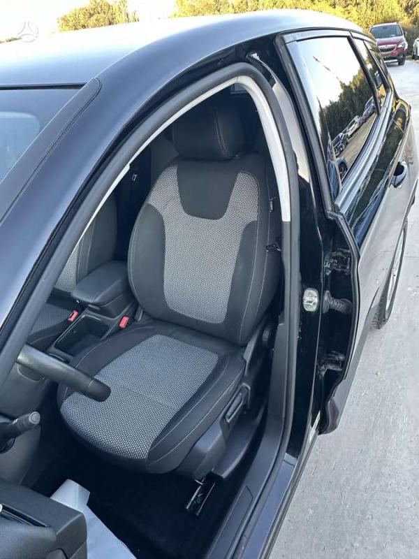 Melns Opel Grandland X 2020 Alīta, ar dzinēja tilpumu 1.20 L un nobraukumu 215 tūkst. km par 9980 €, foto 8 vietnē AUTOMOTO.COM.LV
