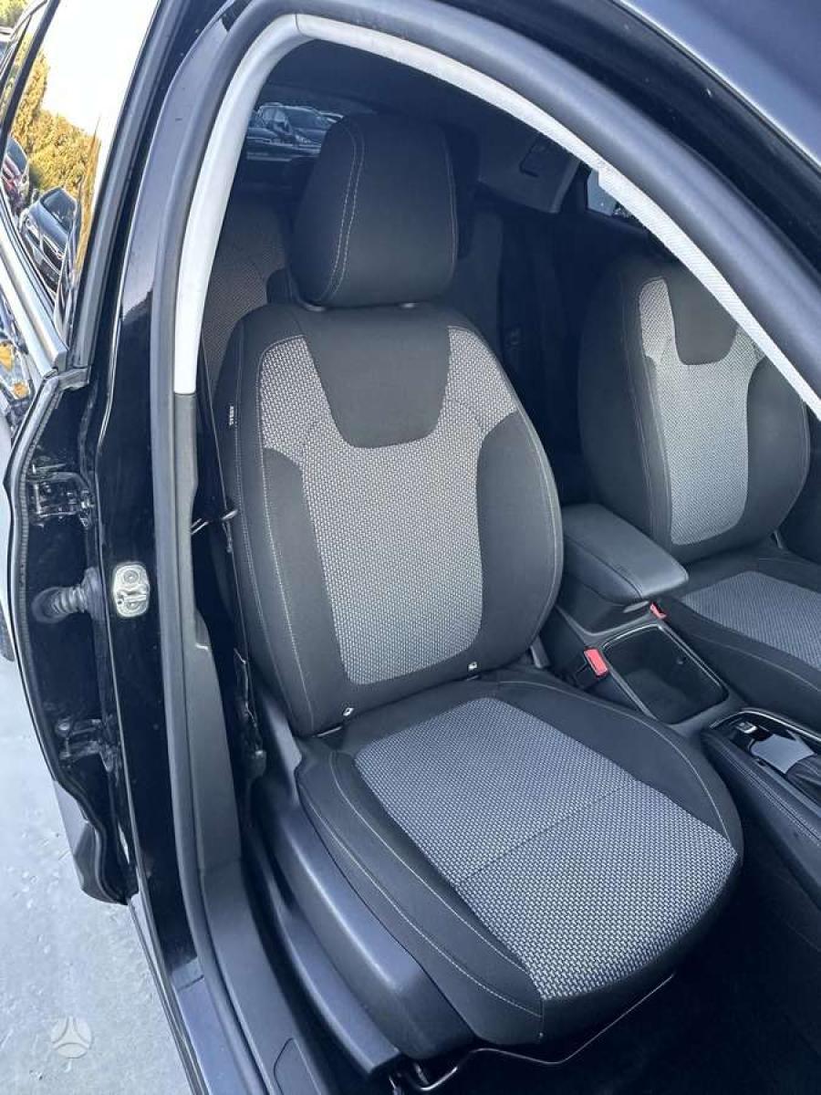 Melns Opel Grandland X 2020 Alīta, ar dzinēja tilpumu 1.20 L un nobraukumu 215 tūkst. km par 9980 €, foto 9 vietnē AUTOMOTO.COM.LV