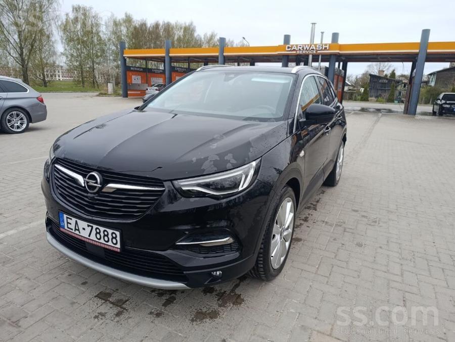 Black Opel Grandland X 2020 in Jelgava, with an engine capacity of 2.00 L and mileage of 234 thousand km for 15500 €, photo 3 on AUTOMOTO.COM.LV