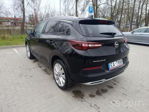 Black Opel Grandland X 2020 in Jelgava, with an engine capacity of 2.00 L and mileage of 234 thousand km for 15500 €, photo 5 on AUTOMOTO.COM.LV