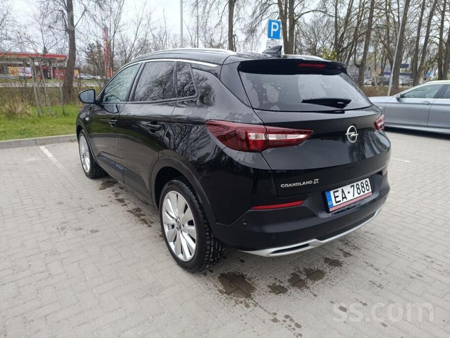 Black Opel Grandland X 2020 in Jelgava, with an engine capacity of 2.00 L and mileage of 234 thousand km for 15500 €, photo 5 on AUTOMOTO.COM.LV