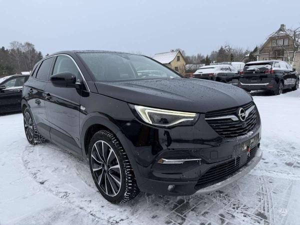 Black Opel Grandland X 2021 in Kaunas, with an engine capacity of 1.60 L and mileage of 232 thousand km for 12800 €, photo 5 on AUTOMOTO.COM.LV