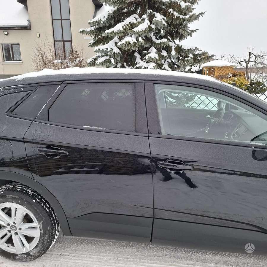 Black Opel Grandland X 2021 in Panevezys, with an engine capacity of 1.50 L and mileage of 94 thousand km for 12350 €, photo 6 on AUTOMOTO.COM.LV
